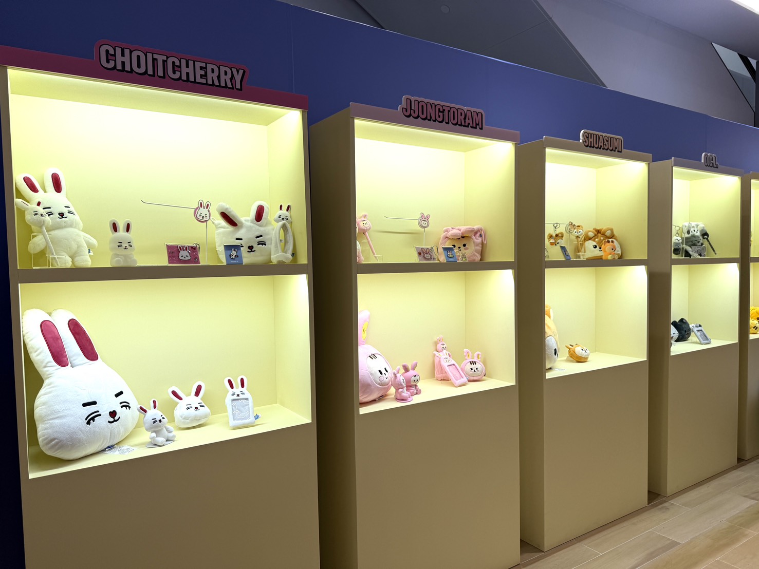 SEVENTEEN官方角色「MINITEEN」快閃店8/6登台！超萌拍照區、限量周邊一次入手 | 吃喝玩樂 | Babyou姊妹淘